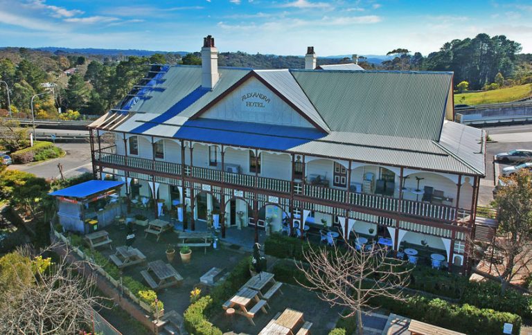 WYNNE PROPOSES LEURA’S LADY - PubTIC