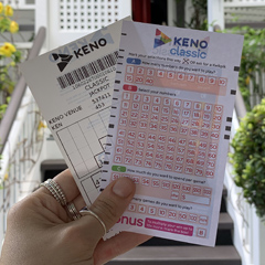 Keno classic ticket held hand_cth2 - PubTIC