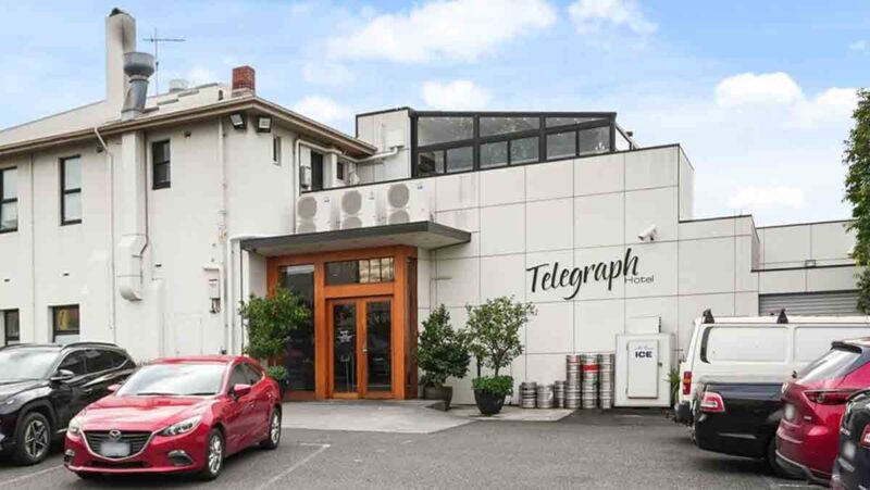 IRISH TAKE OVER BALMAIN’S LONDON HOTEL - PubTIC