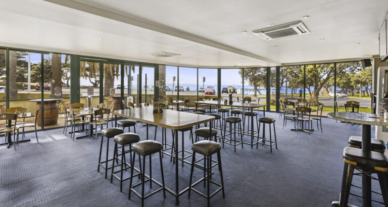 BELLARINE LANDMARK HITS THE MARKET - PubTIC