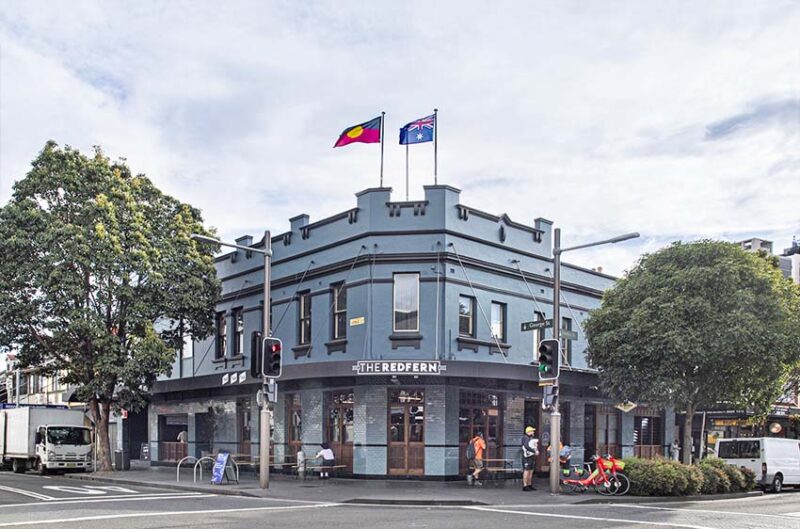 SHORT PASSES ON THE REDFERN - PubTIC