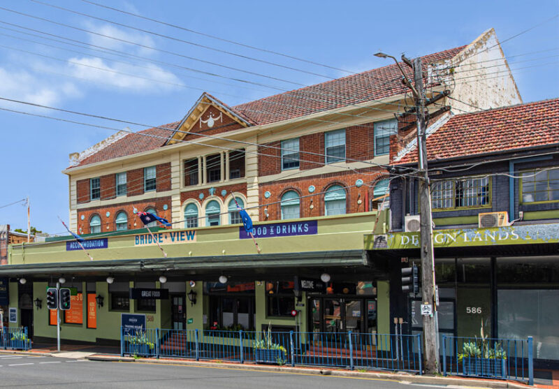 SOLOTEL PUT UP THE BRIDGEVIEW HOTEL - PubTIC